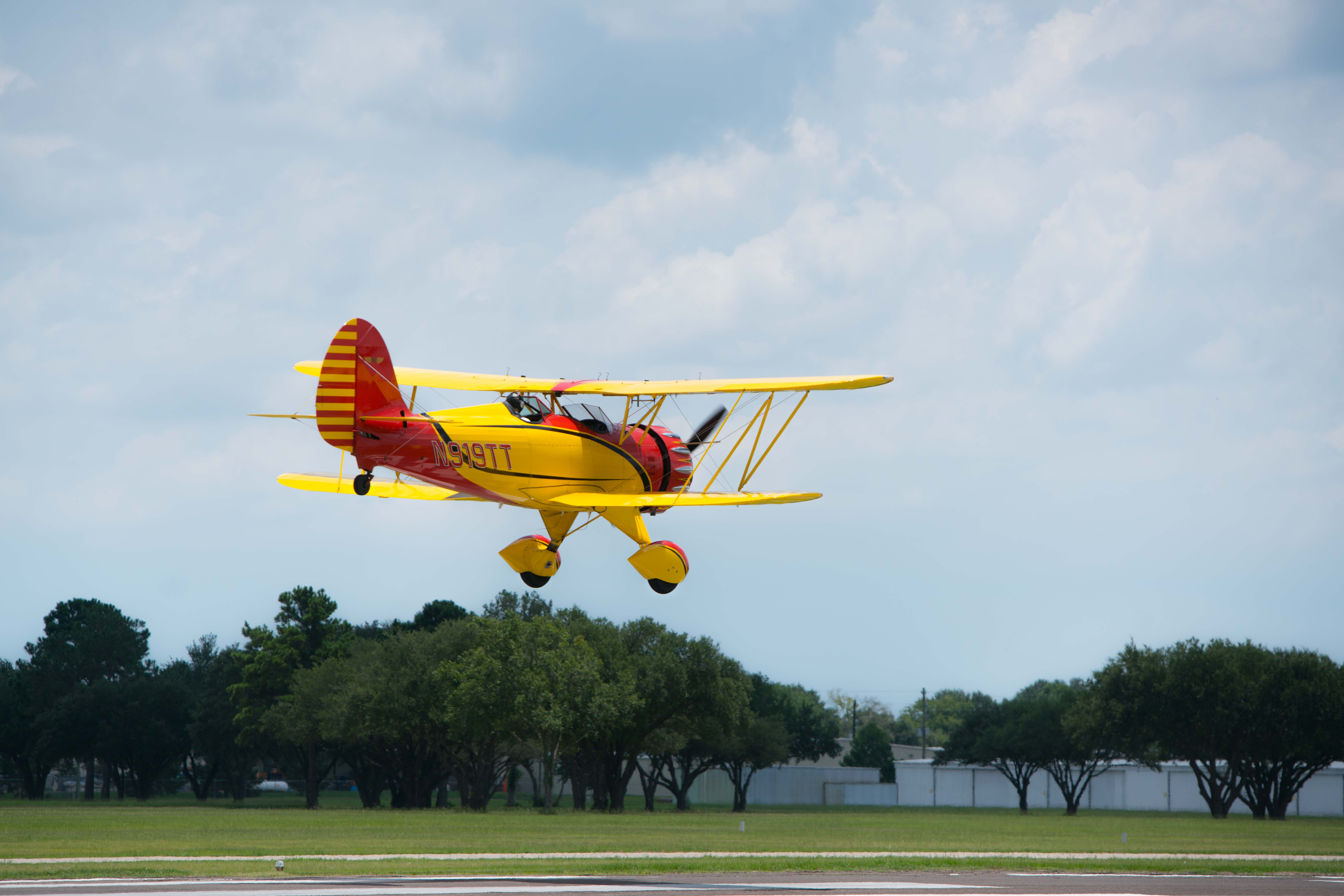Texas Biplane - HOUSTON BIPLANE RIDES! Custom flights available!